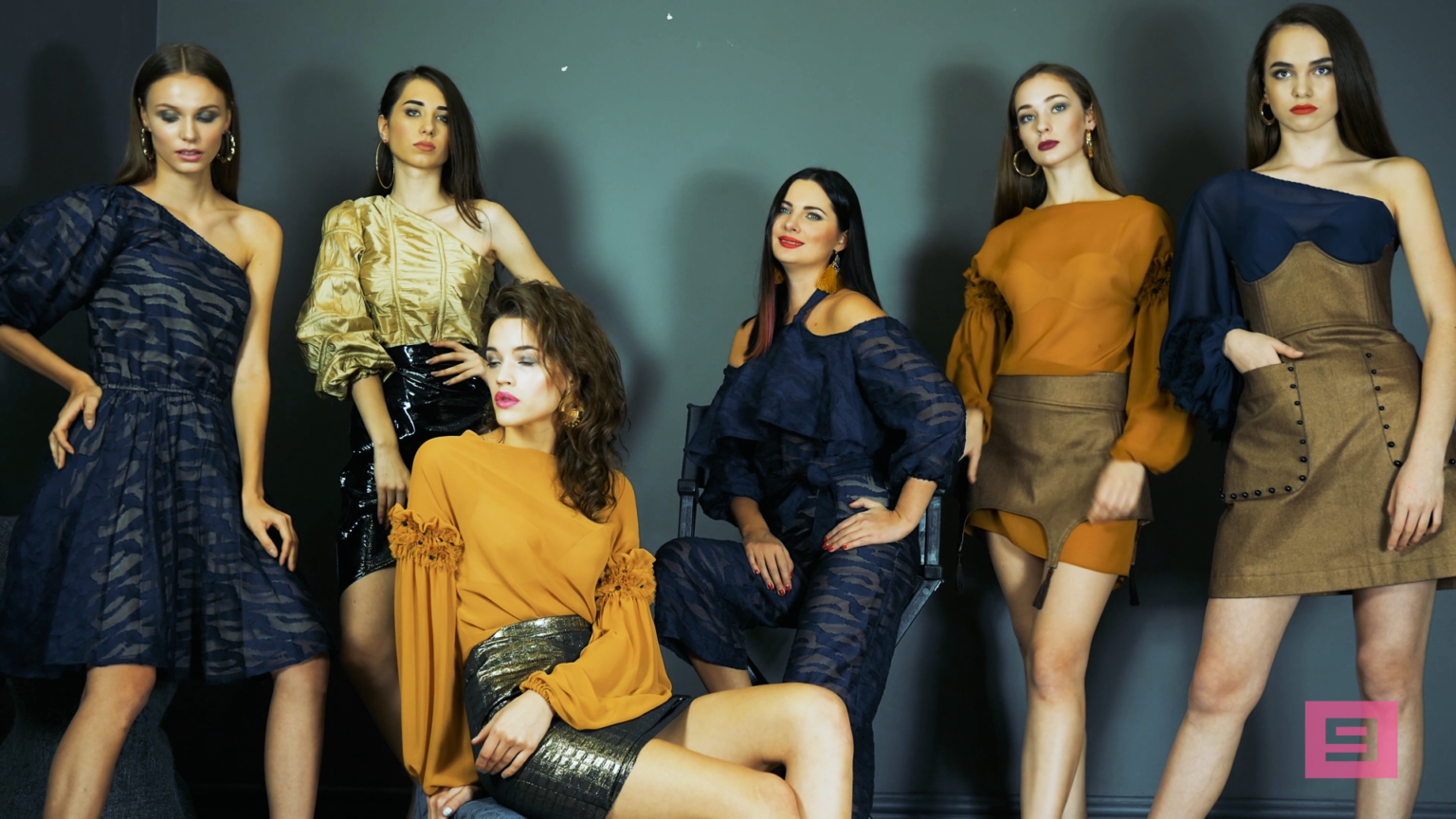 What Are Modeling Comp Cards and Why Should Every Model Have One? - Nine9